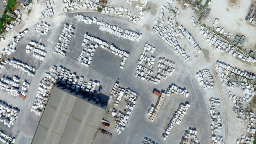 Block Warehouse, Blocks of Apuan Marbles and Natural Stones, Carrara