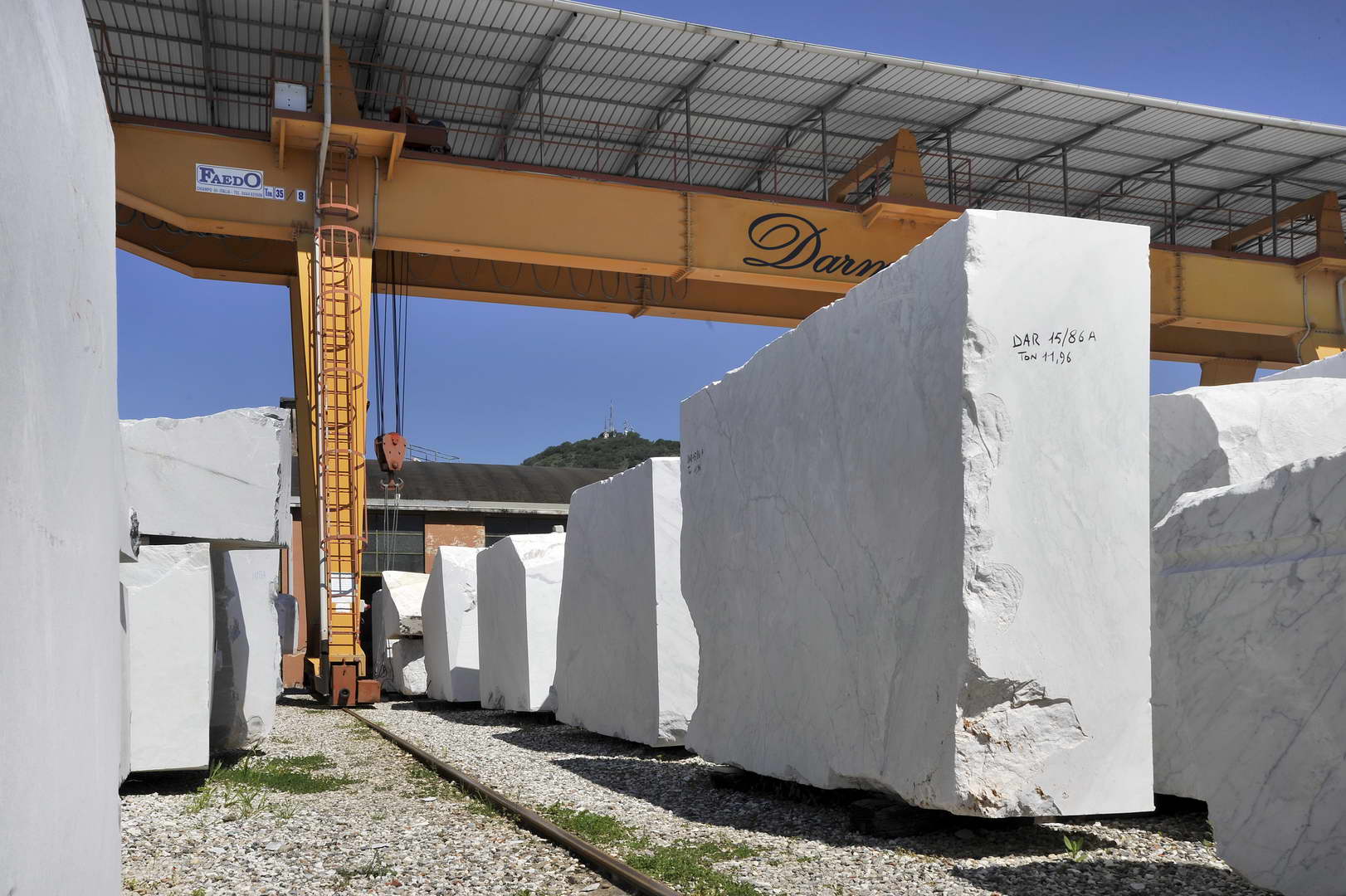 Block Warehouse, Blocks of Apuan Marbles and Natural Stones, Carrara