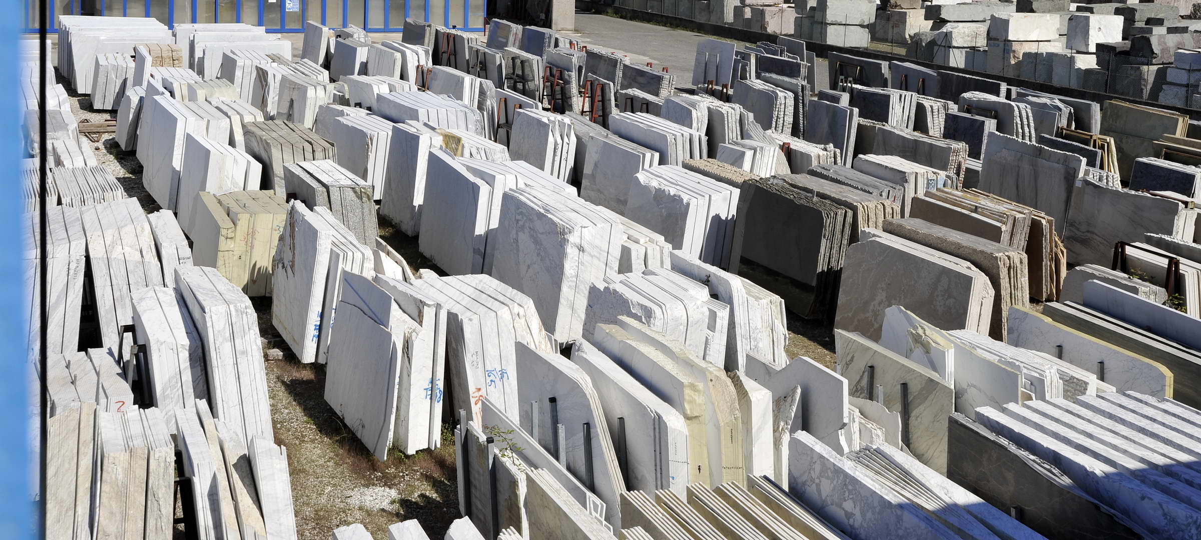 Slab Warehouse, via Argine Destro Carrione, Carrara, Marble Slabs Showroom