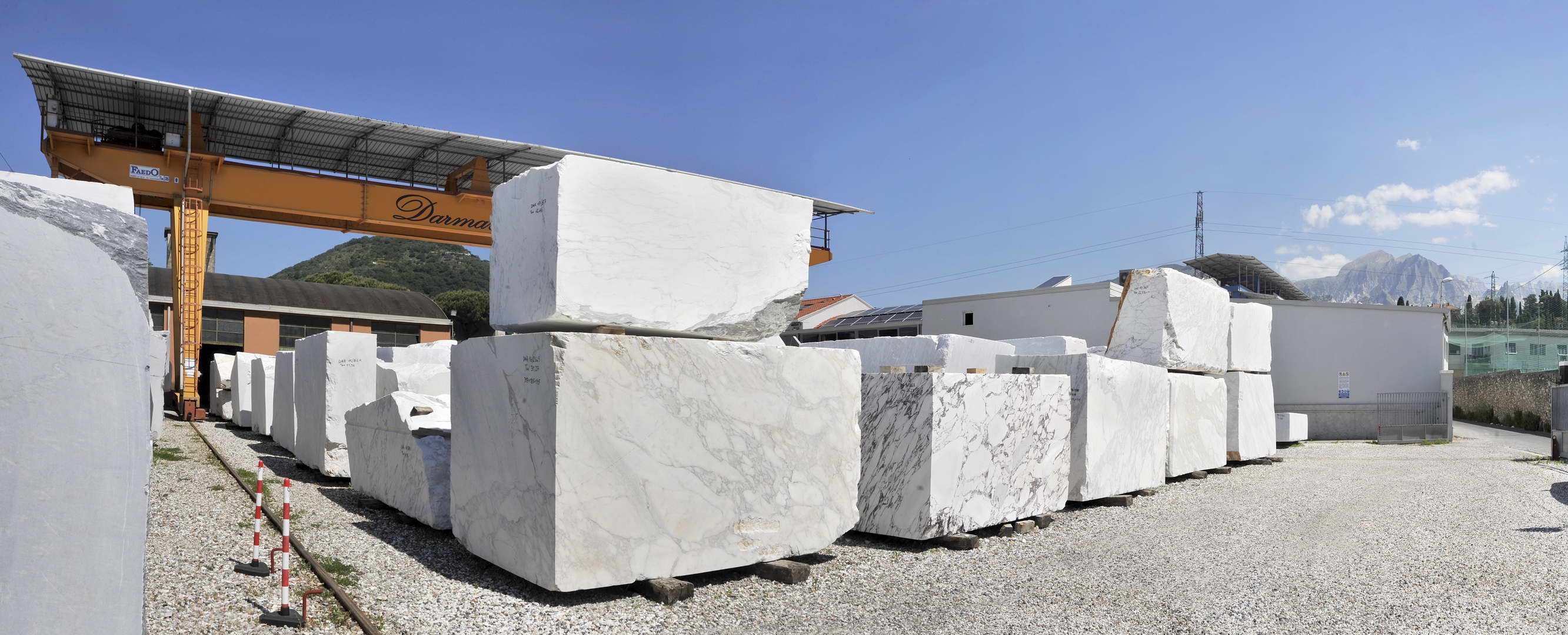 Block Warehouse, Blocks of Apuan Marbles and Natural Stones, Carrara