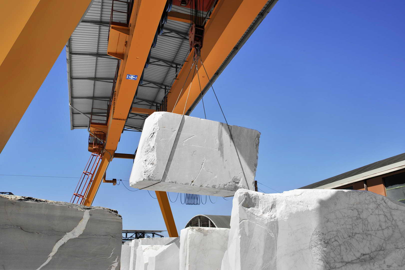 Block Warehouse, Blocks of Apuan Marbles and Natural Stones, Carrara